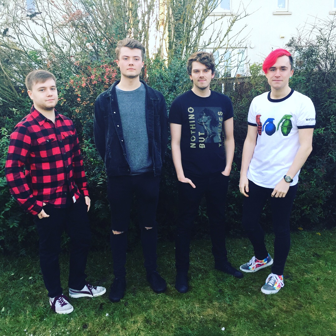 Glass Monkey - Hotvox