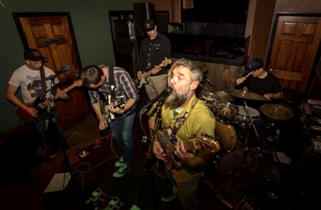 Dark Alley Dogs - Hotvox