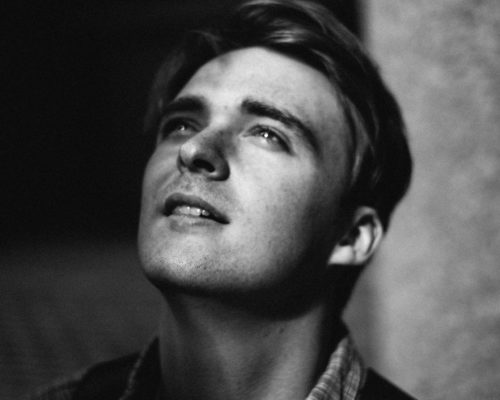 Ewan J Phillips - Hotvox