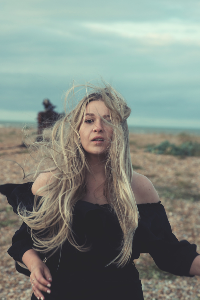 Amy Hollinrake - Hotvox