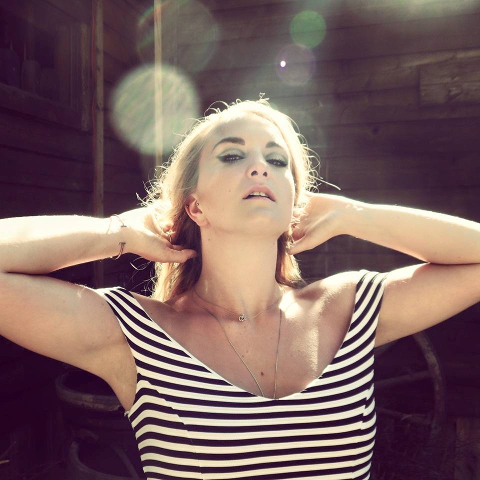 Jessica Lovelock - Hotvox