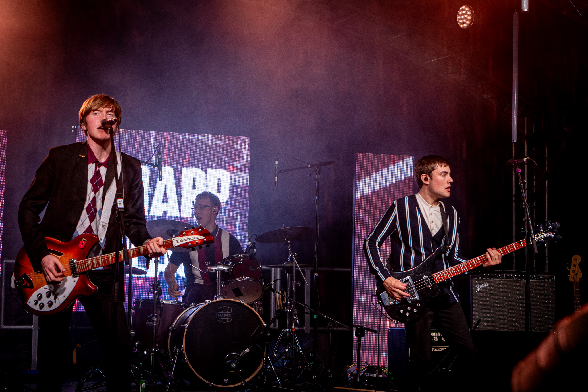 SHARP CLASS - Hotvox