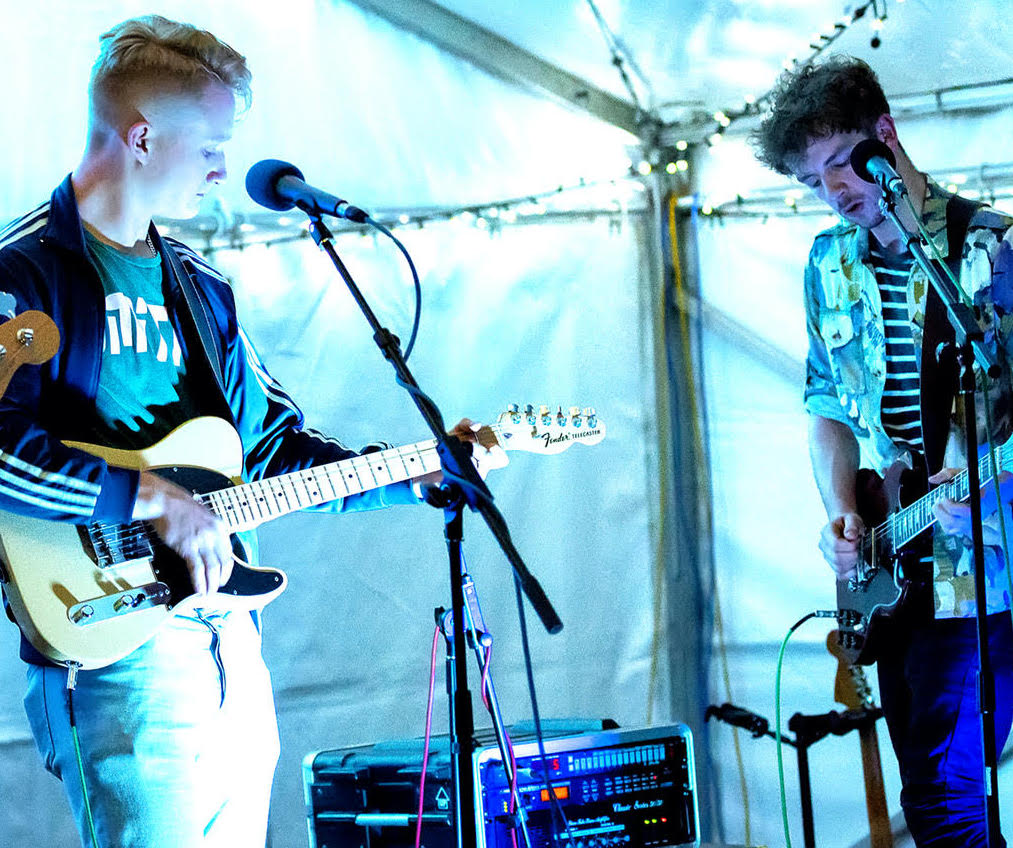 ARTIST OF THE DAY // THE RACKETEERS - Hotvox